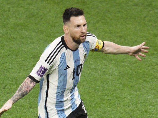 WATCH: Mesmerising Messi Pierce Australian Defence - The Bulrushes