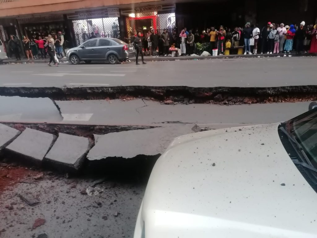 Huge Crack Appears Along Bree St In Joburg CBD, Gas Explosion Suspected ...