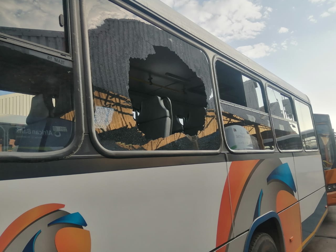 Dobsonville Protestors Stone 8 Putco Buses, Smash Windows - The Bulrushes