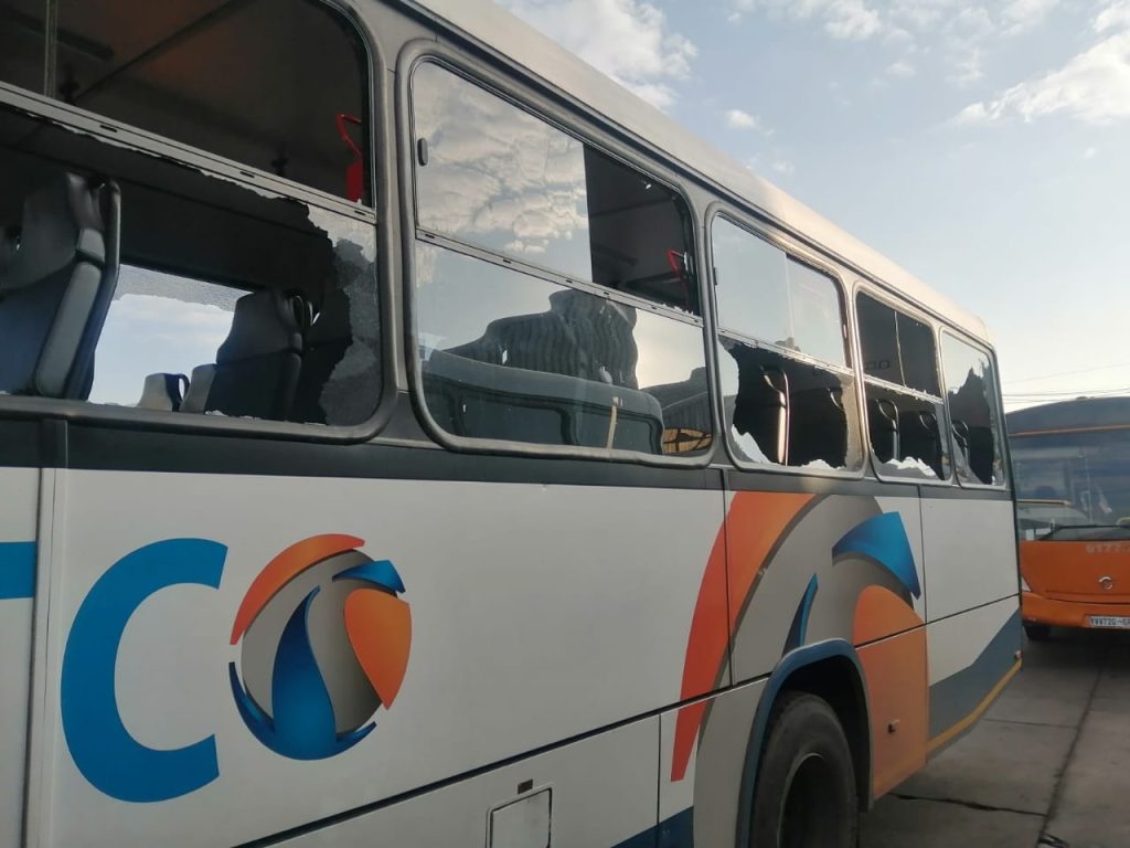 Dobsonville Protestors Stone 8 Putco Buses, Smash Windows - The Bulrushes