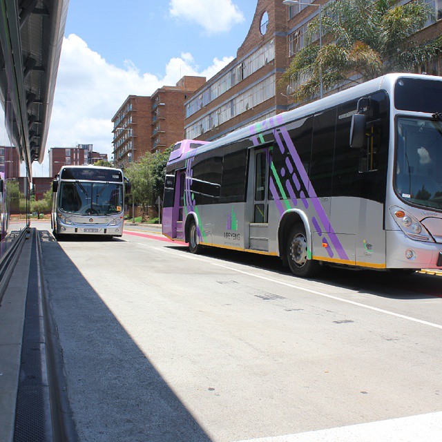 SAMWU Strike: A Re Yeng Bus Stoned, Services Suspended Immediately ...