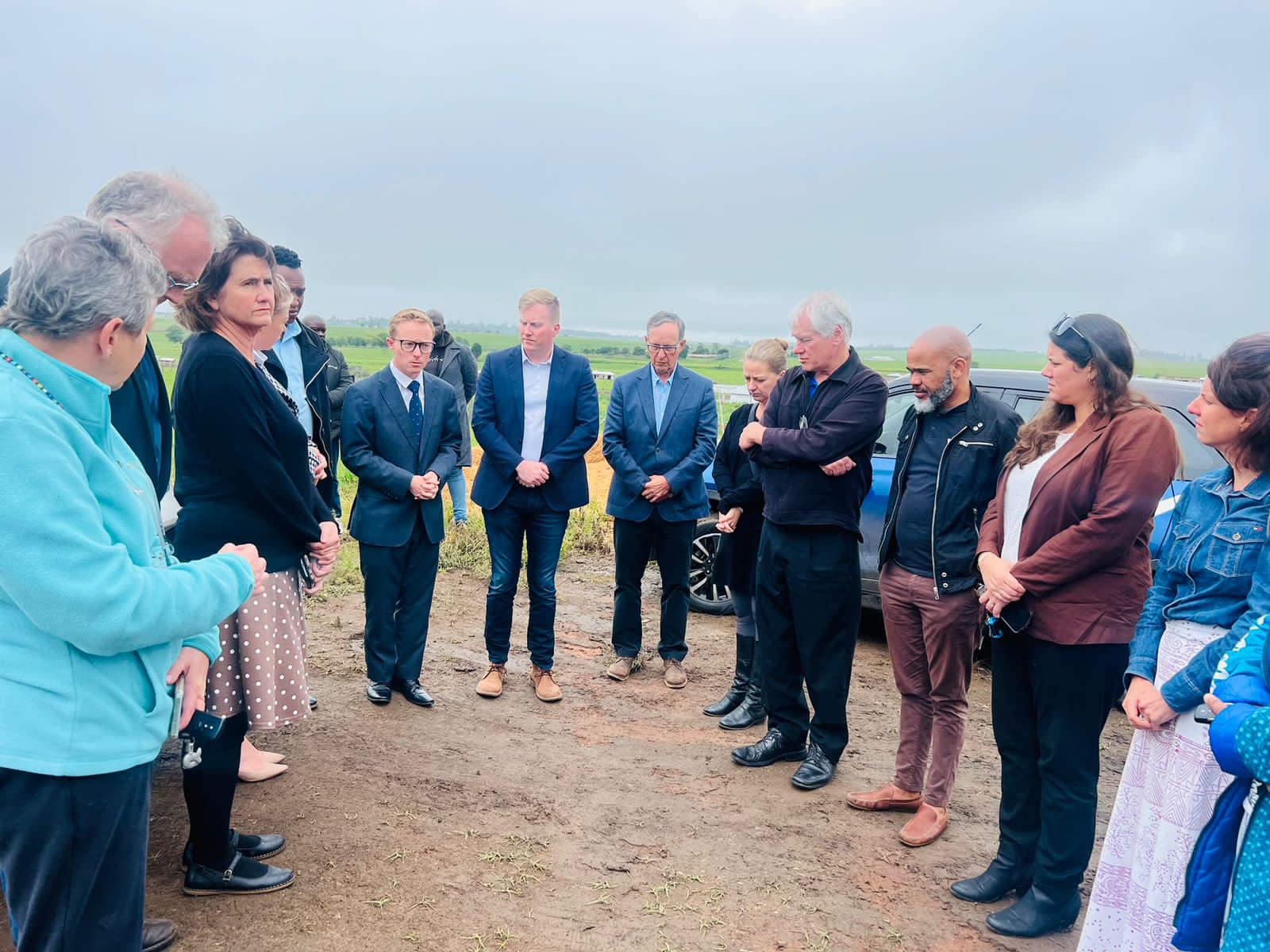 DA Visits Family Of Slain Umngeni Chief Whip Nhlalayenza Ndlovu, UPs ...