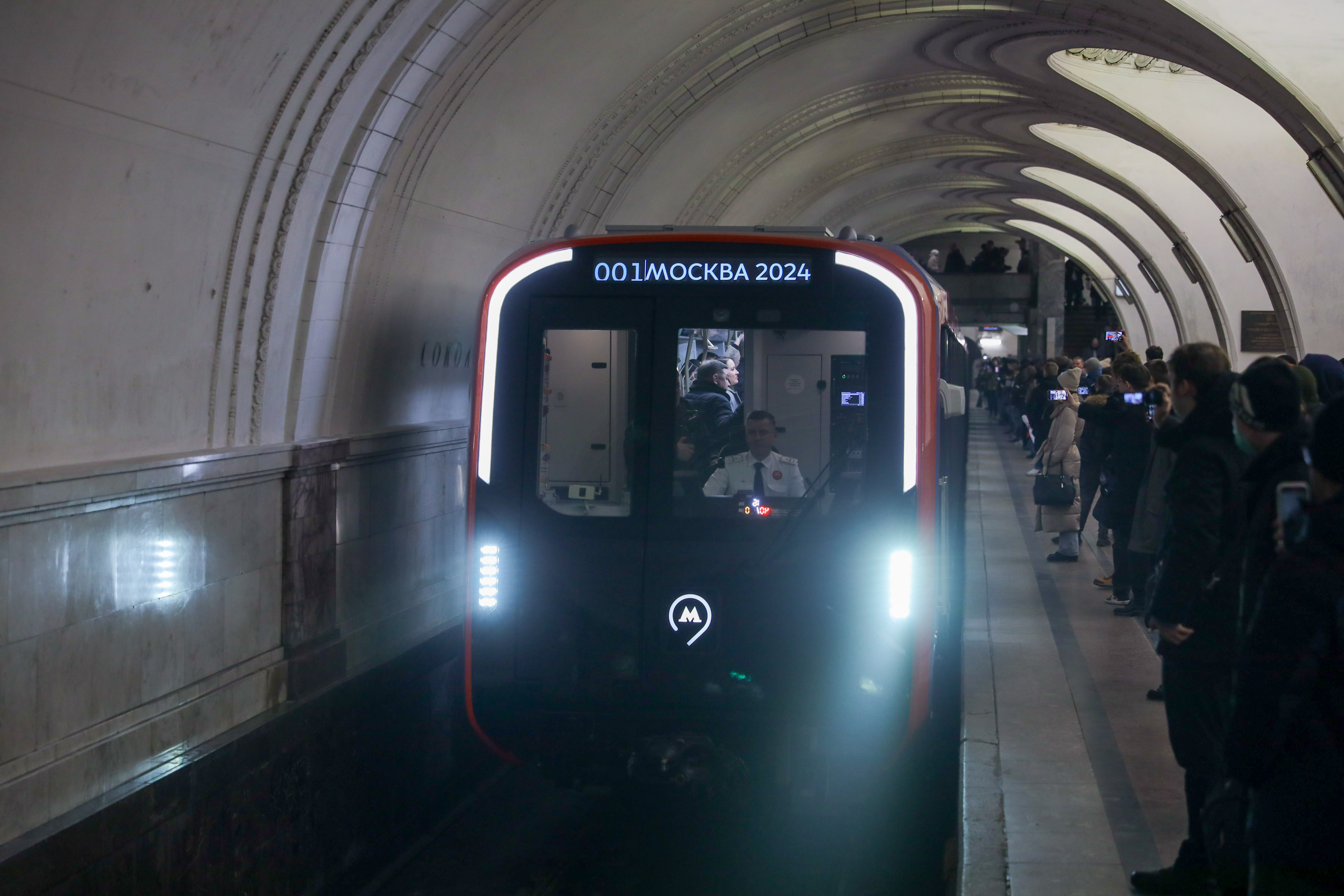 Russia Modernising Trains: Moscow Metro Unveils New Moskva-2024 Train ...