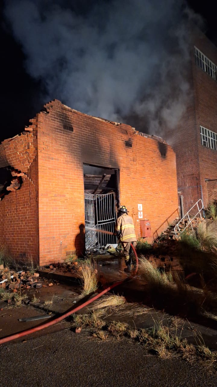Decommissioned Power Station In Pretoria West Catches Alight, Explodes ...