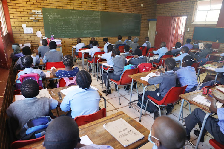 Overcrowded: Classroom Crisis Hinders Learning, DA Demands Urgent ...