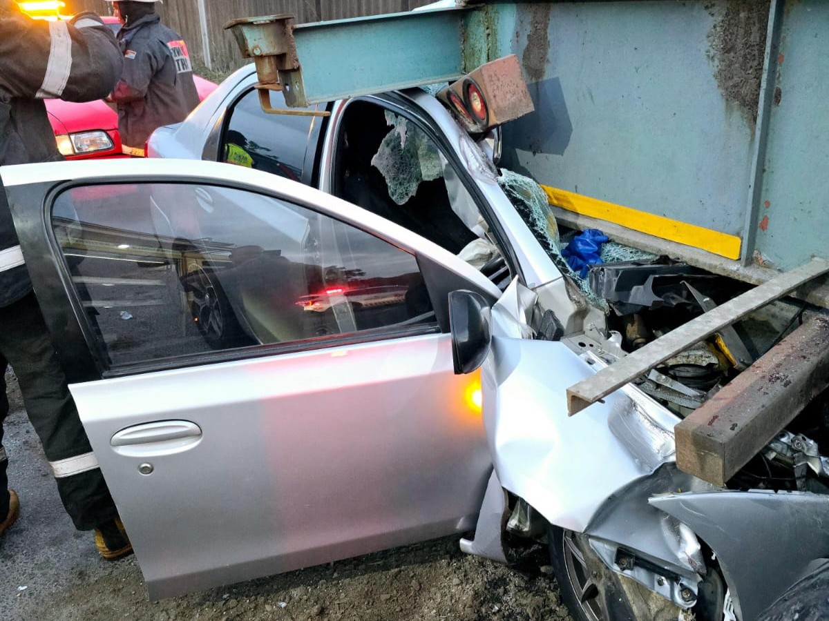 Horror Crash In Durban: 1 Dead, Another Critical After Car Crashed Into ...