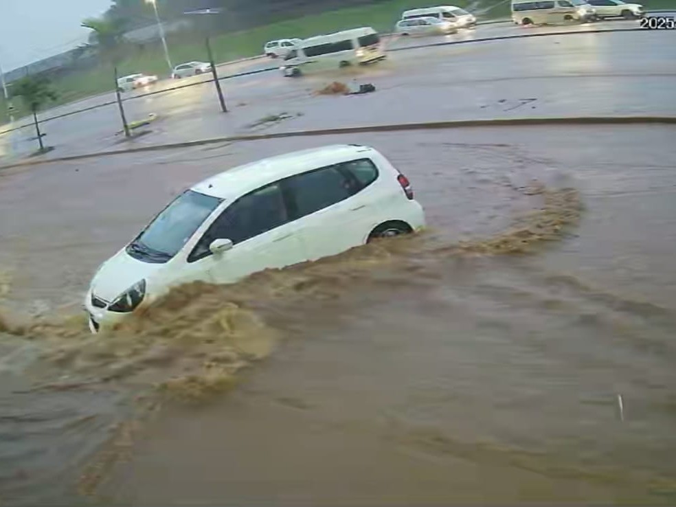 Heavy Rain, Flooding In Umlazi Destroys Homes, Leaving 1 Dead, Others Injured - The Bulrushes