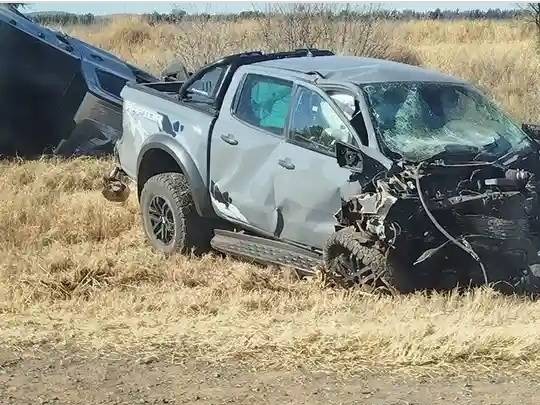 Driver Fleeing From Police In Stolen Ford Ranger Crashes Into Bakkie ...