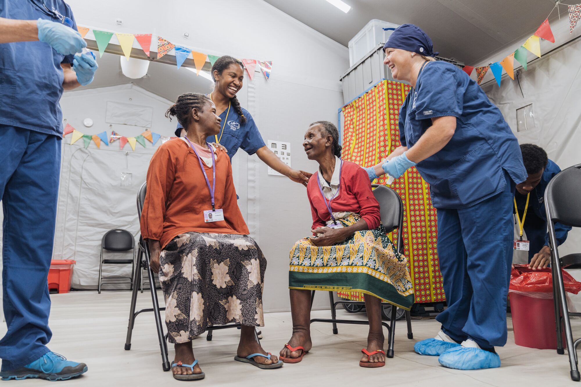 Blind Mother And Daughter Look Into Each Others’ Eyes For The First ...